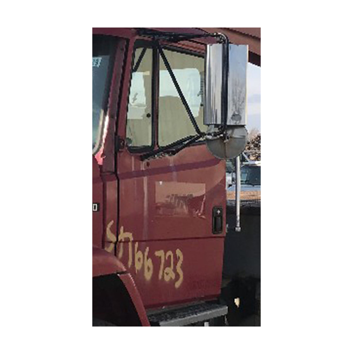 Freightliner FL80 Door Driver Side Used G1A1768 – Goliath Truck Parts