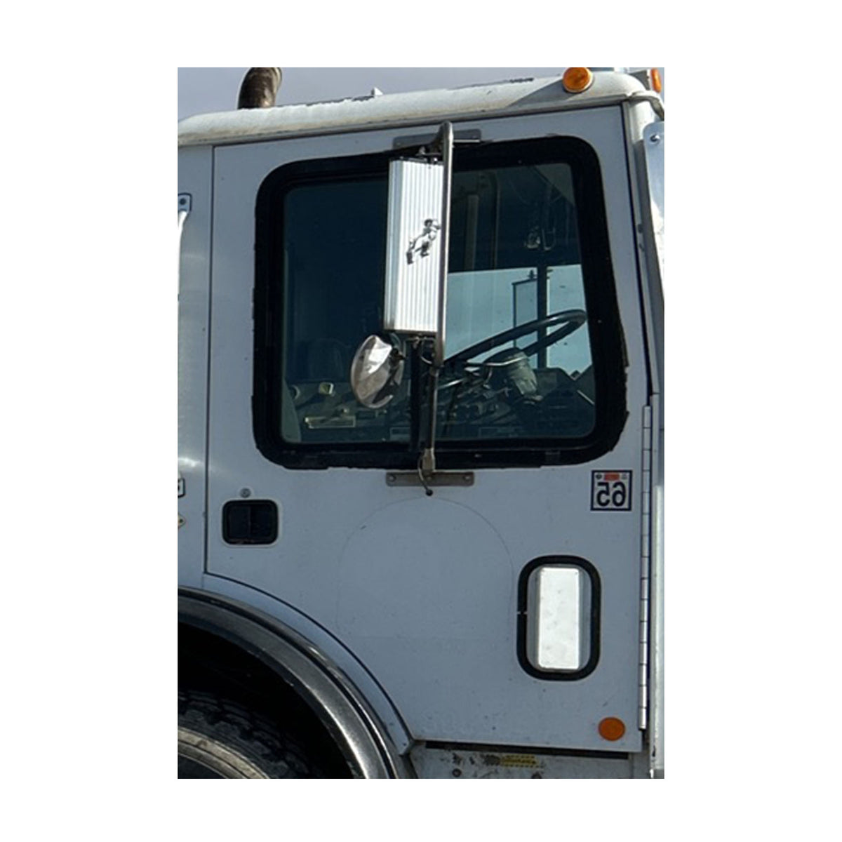 Mack MR688S Door Passenger Side Used – Goliath Truck Parts