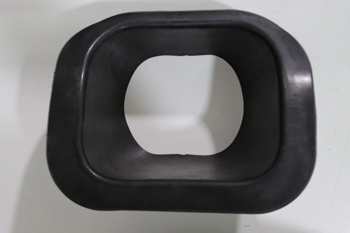 Peterbilt 579 Rubber Ring 2013 - 2020 – Goliath Truck Parts